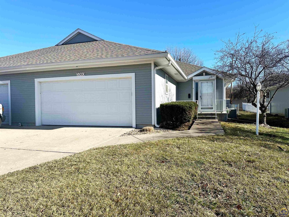 3360 SW Chelsea Cir, Topeka, KS 66614 - MLS# 242637 - Coldwell Banker