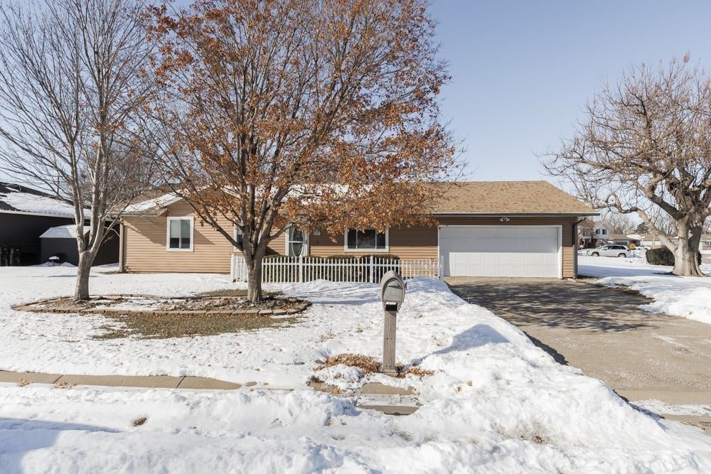 2800 Patty Dr, Salina, KS 67401 - MLS# 649788 - Coldwell Banker