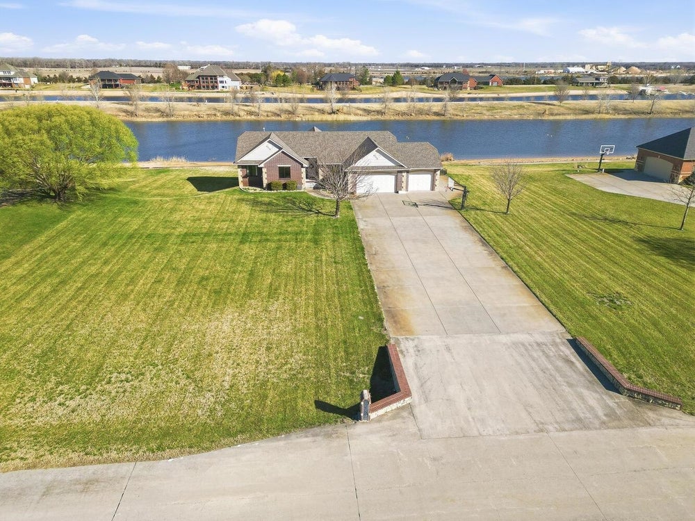 8400 W Mystic Lakes South St, Maize, KS 67101 - MLS# 669570 - Coldwell ...