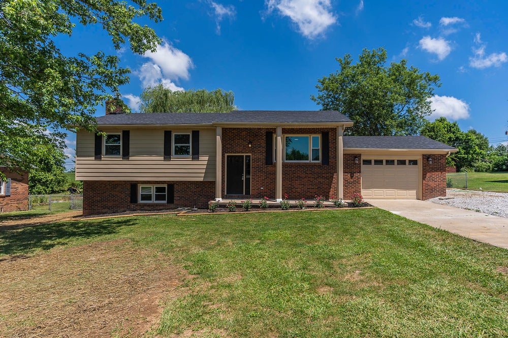 155 Mountain View Drive, Berea, KY 40403 - MLS# 24013323 - Coldwell Banker