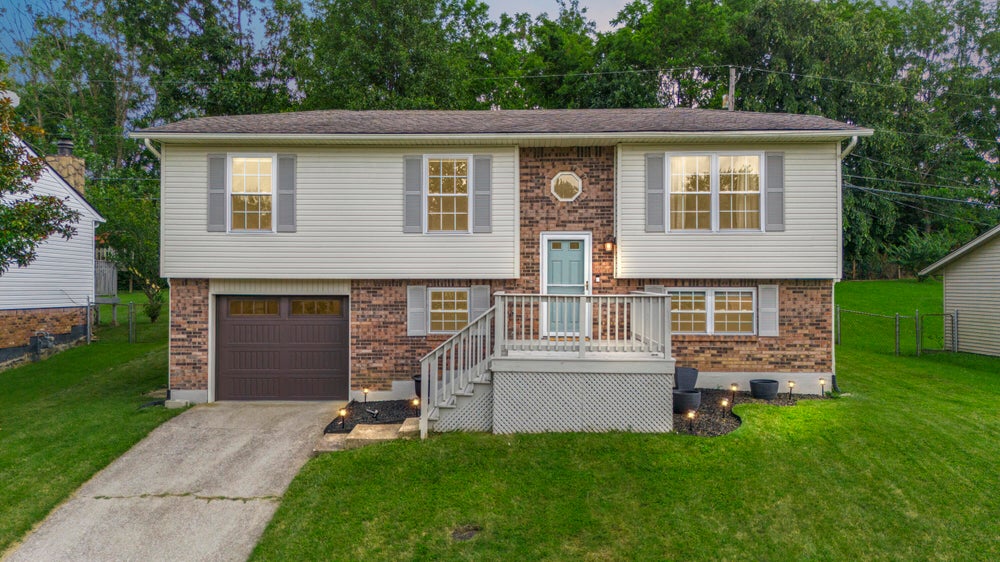 724 Terry Drive, Winchester, KY 40391 - MLS# 25015702 - Coldwell Banker
