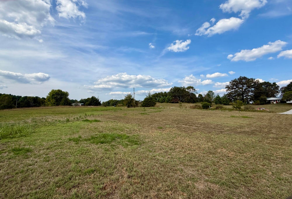 5 Hodgenville Road, Campbellsville, KY 42718 - MLS# 25502345 - Coldwell ...