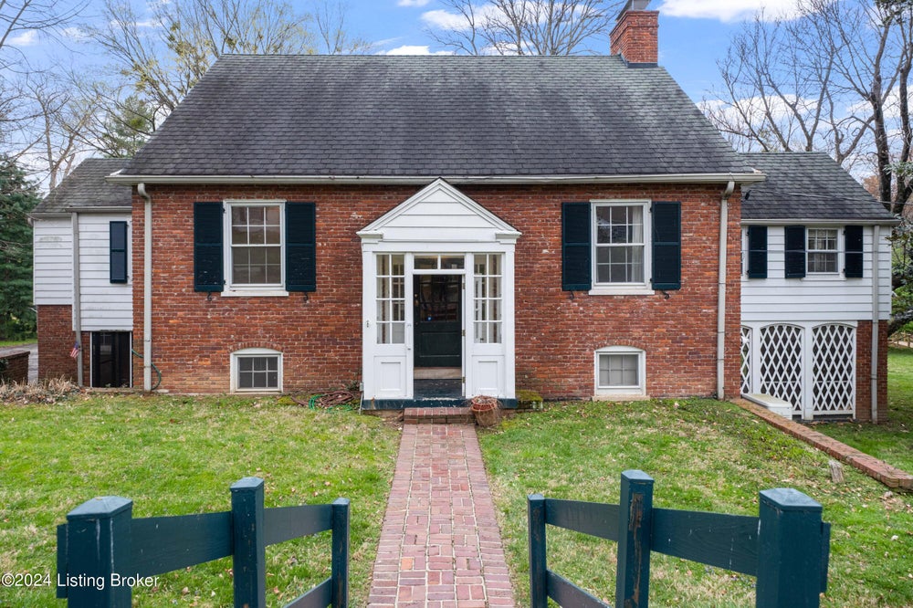 452 Swing Ln, Louisville, KY 40207 - MLS# 1657782 - Coldwell Banker