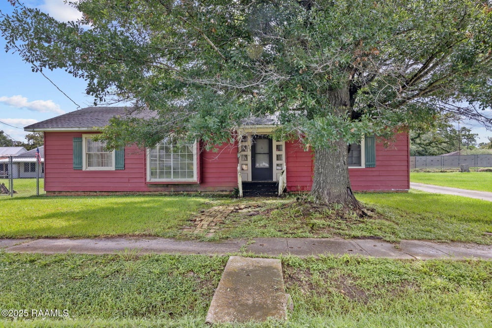 408 Section Avenue, Rayne, LA 70578 - MLS# 2500000335 - Coldwell Banker