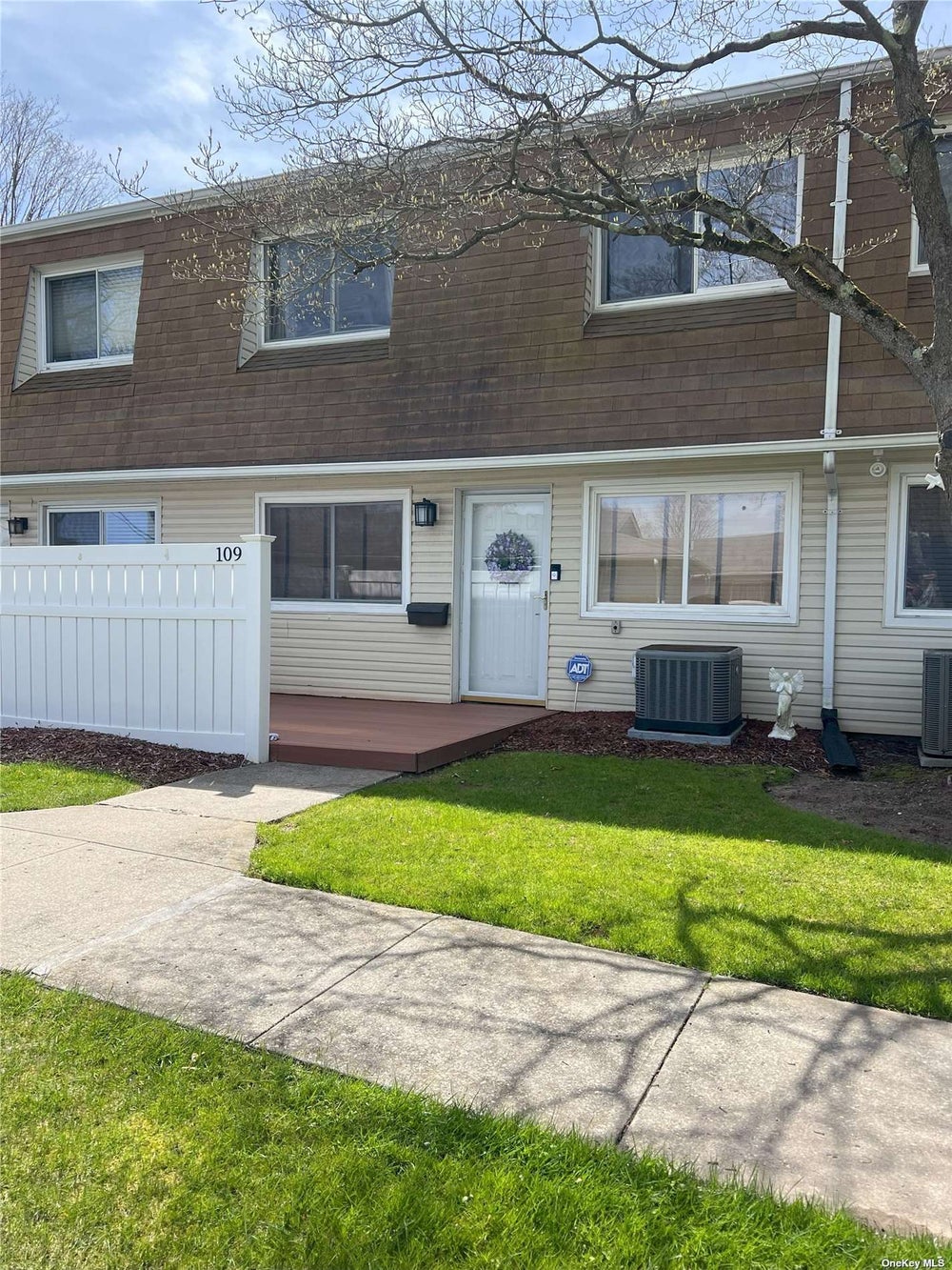 109 Storm Drive #109, Holtsville, NY 11742 - MLS# 3546283 - Coldwell Banker