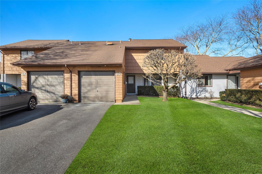 92 Scarlett Drive, Commack, NY 11725 - MLS# 820304 - Coldwell Banker