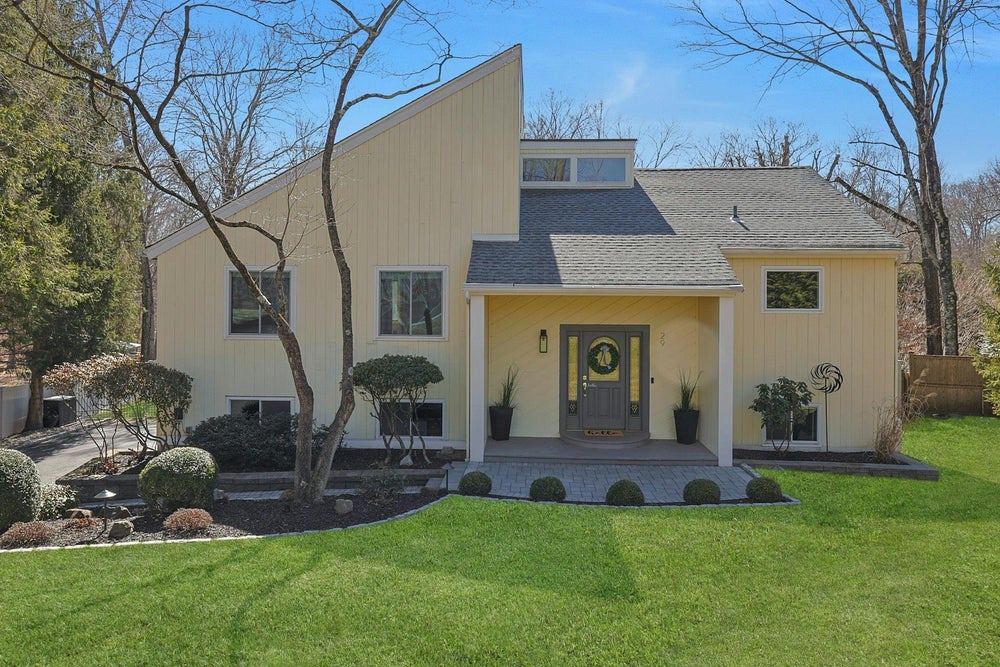 29 Maple Moor Lane, Cortlandt Manor, NY 10567 - MLS# 832444 - Coldwell ...