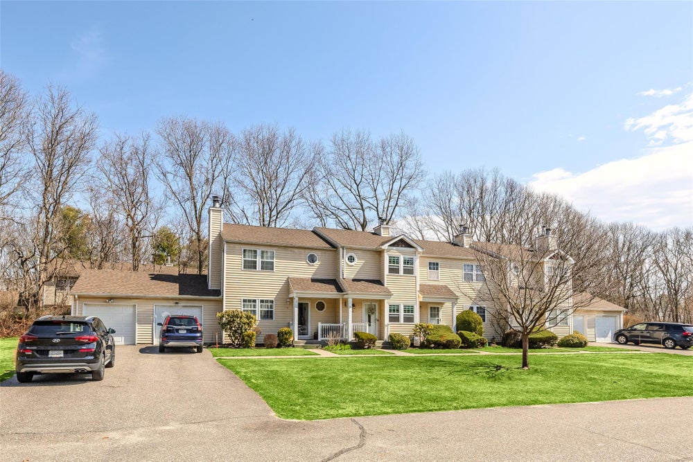 11 Kent Commons, Yaphank, NY 11980 - MLS# 842776 - Coldwell Banker