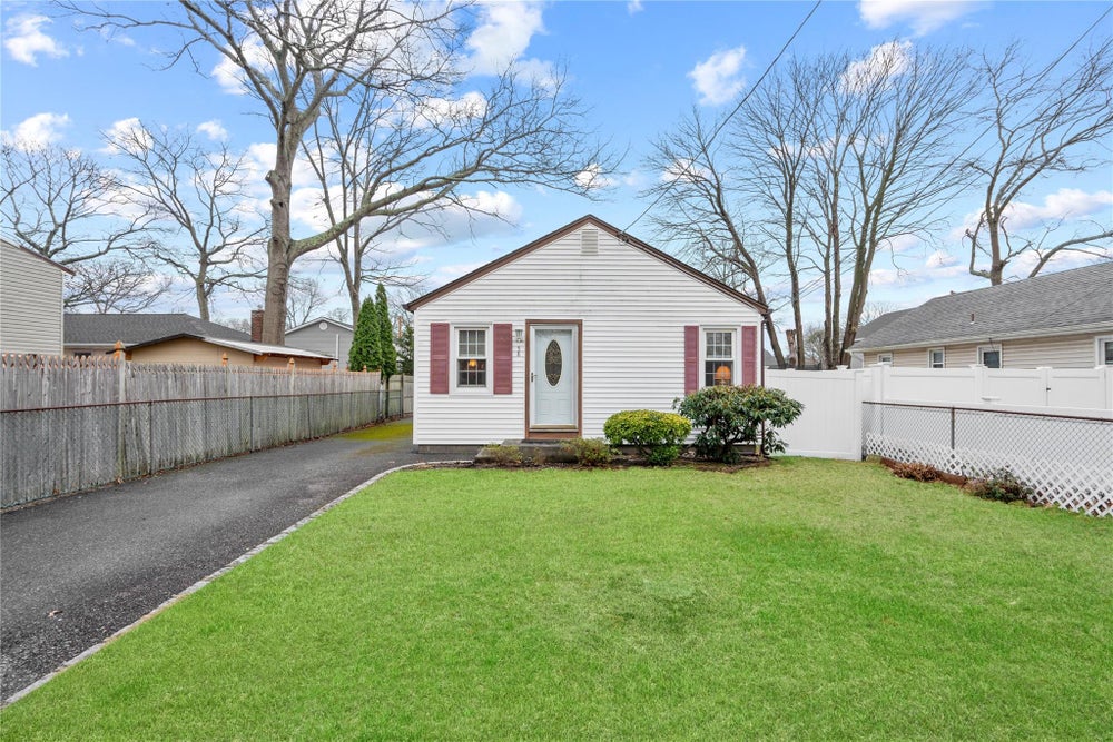 58 11th Street, Ronkonkoma, NY 11779 - MLS# 851130 - Coldwell Banker