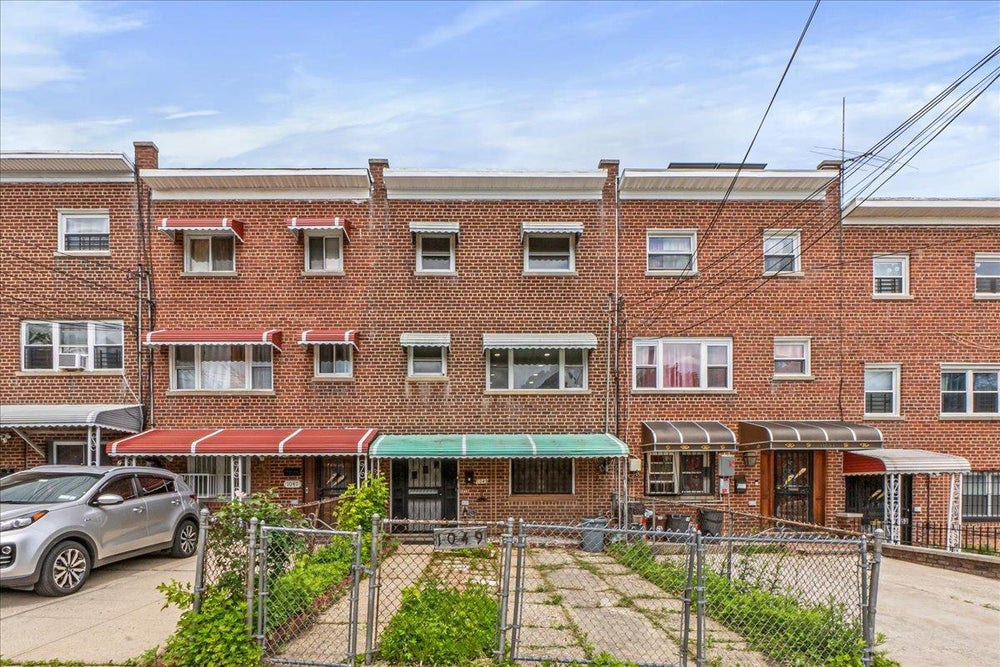 1049 E 219th Street, Bronx, NY 10469 - MLS# 867404 - Coldwell Banker