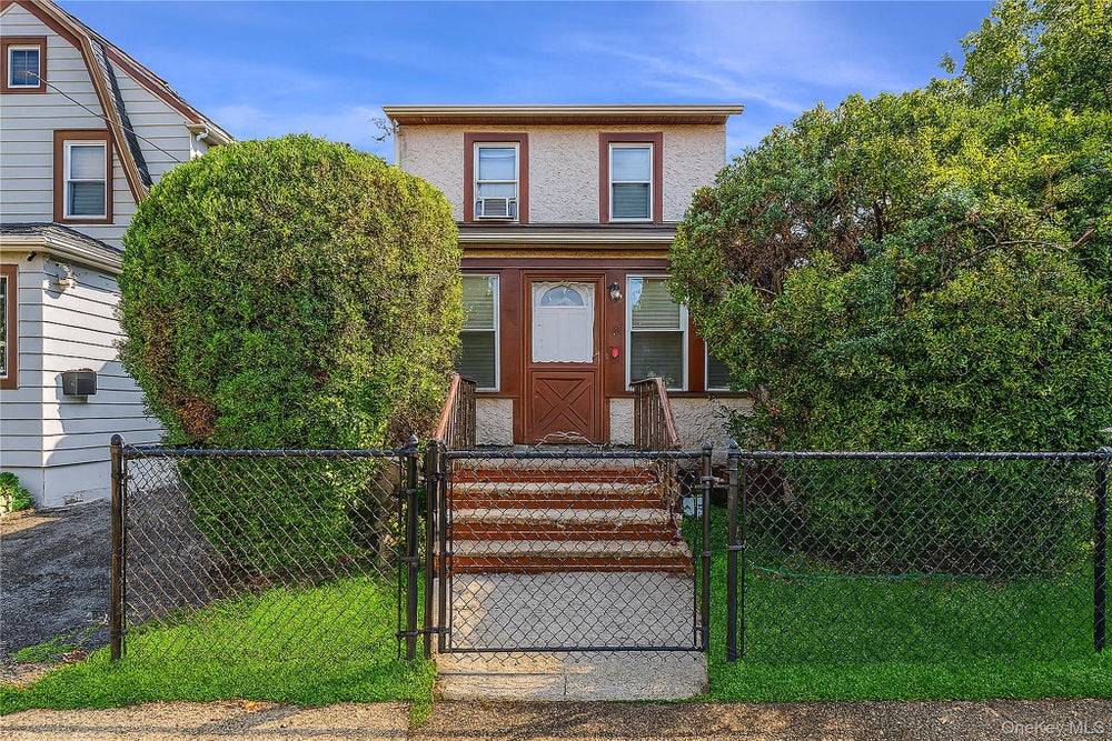 110 Buscher Avenue, Valley Stream, NY 11580 - MLS# 883511 - Coldwell Banker