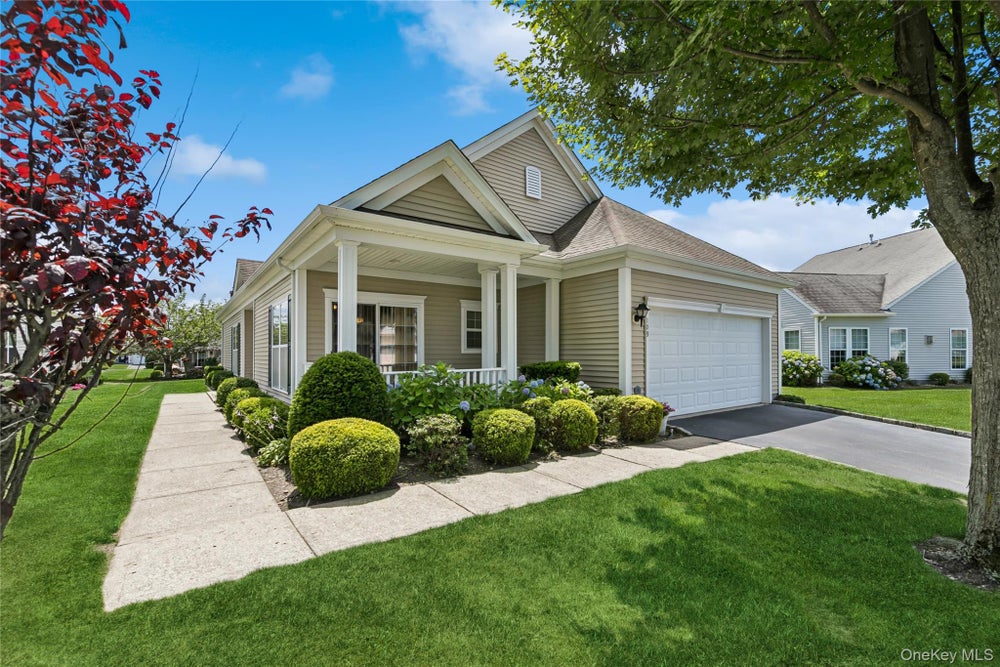 109 Louden Loop, Mount Sinai, NY 11766 - MLS# 887250 - Coldwell Banker