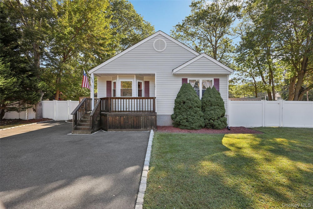 205 Crystal Brook Hollow Road, Port Jefferson Station, NY 11776 - MLS ...