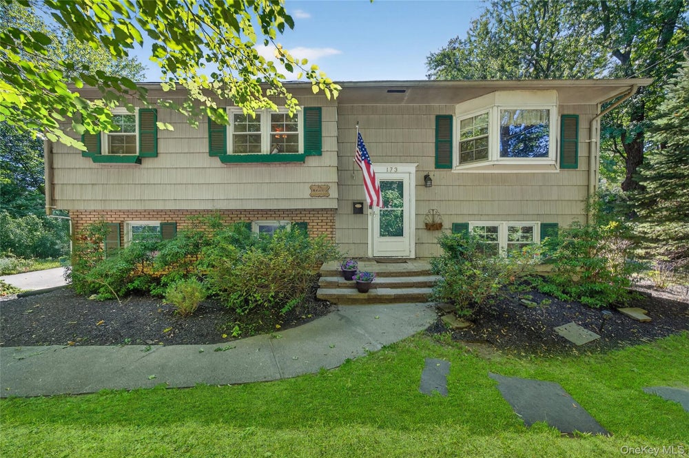 173 Oak Tree Road, Tappan, NY 10983 - MLS# 907983 - Coldwell Banker