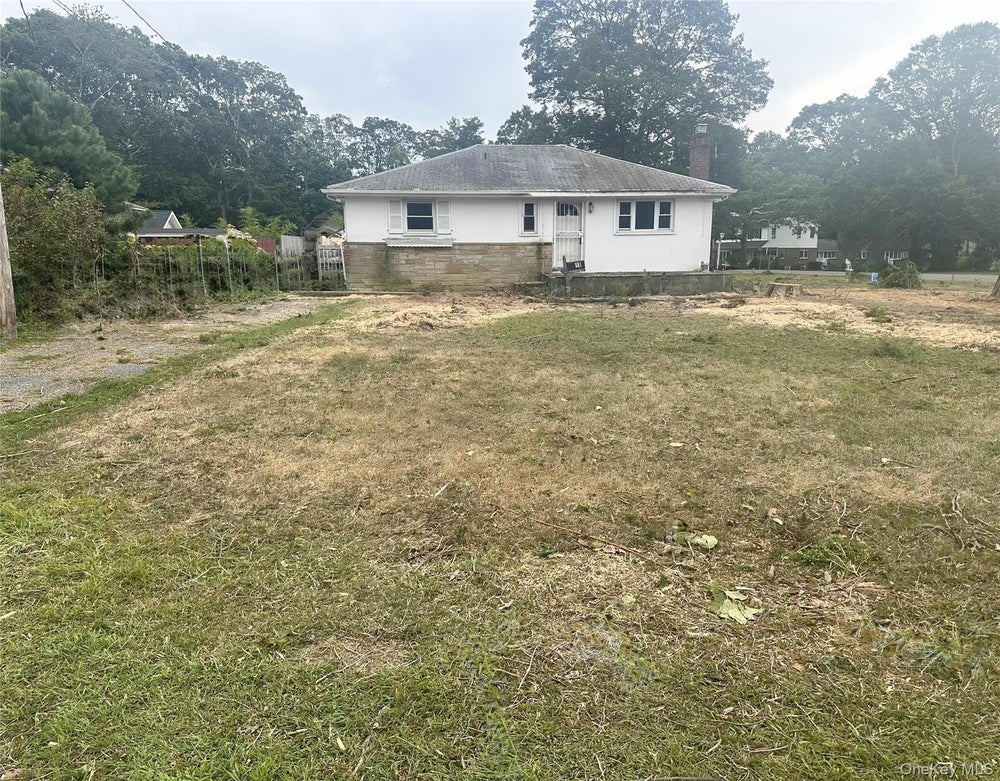 18 Merrick Road, Shirley, NY 11967 - MLS# 919647 - Coldwell Banker