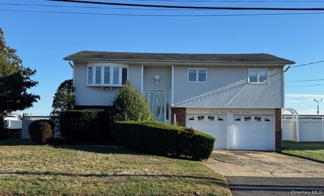 28 Harding Avenue, Lindenhurst, NY 11757 - MLS# 924991 - Coldwell Banker