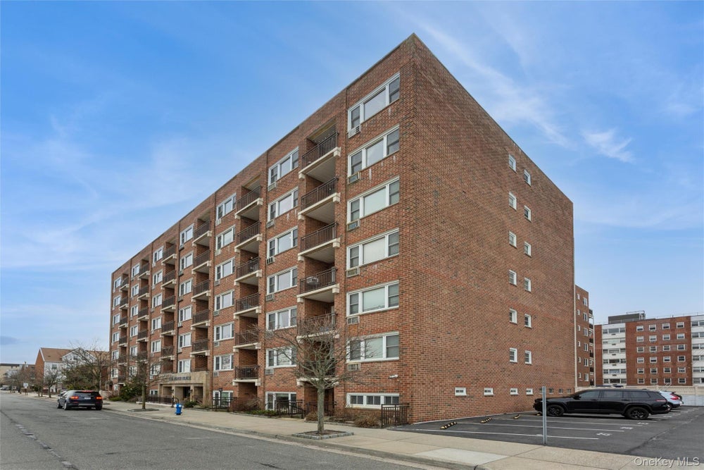 740 E Broadway #4D, Long Beach, NY 11561 - MLS# 972332 - Coldwell Banker