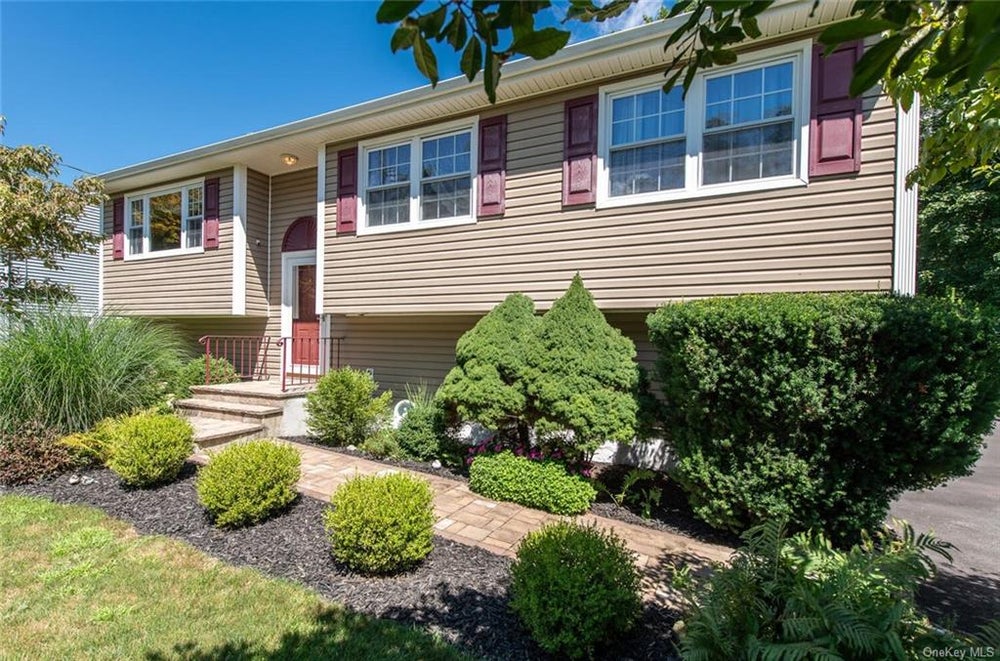 59 Cardinal Drive, Poughkeepsie, NY 12601 - MLS# H6323292 - Coldwell Banker