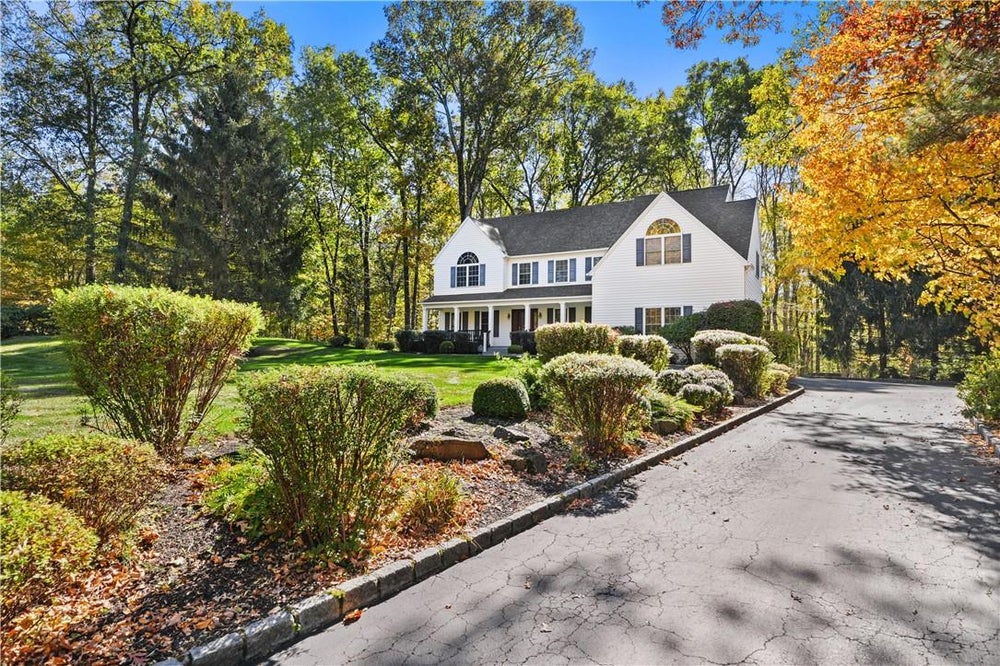 4 Jonathan Road, Cortlandt Manor, NY 10567 - MLS# H6332481 - Coldwell ...