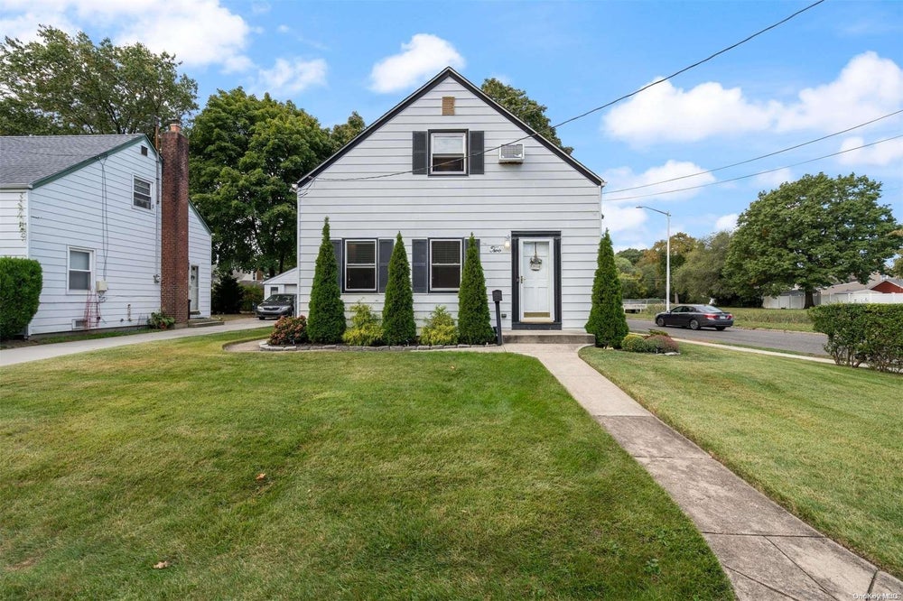 2 Wingate Road, Valley Stream, NY 11581 - MLS# L3584876 - Coldwell Banker