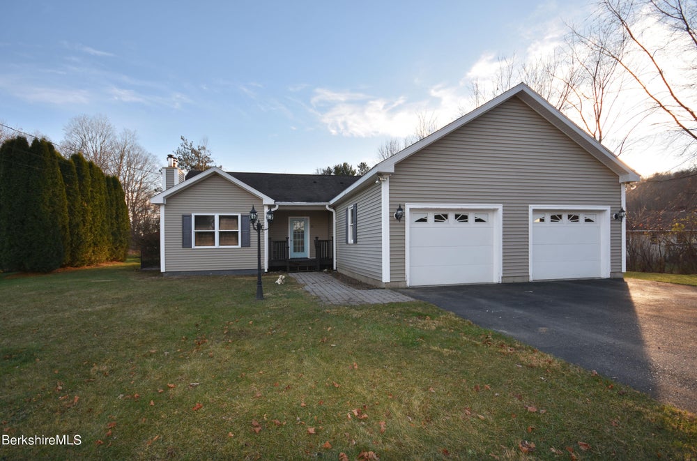 21 Wyantenuck St, Great Barrington, MA 01230 - MLS# 242144 - Coldwell ...