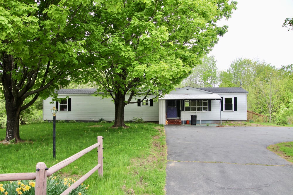 233 Alpine Street, Paris, ME 04281 - MLS# 1590998 - Coldwell Banker