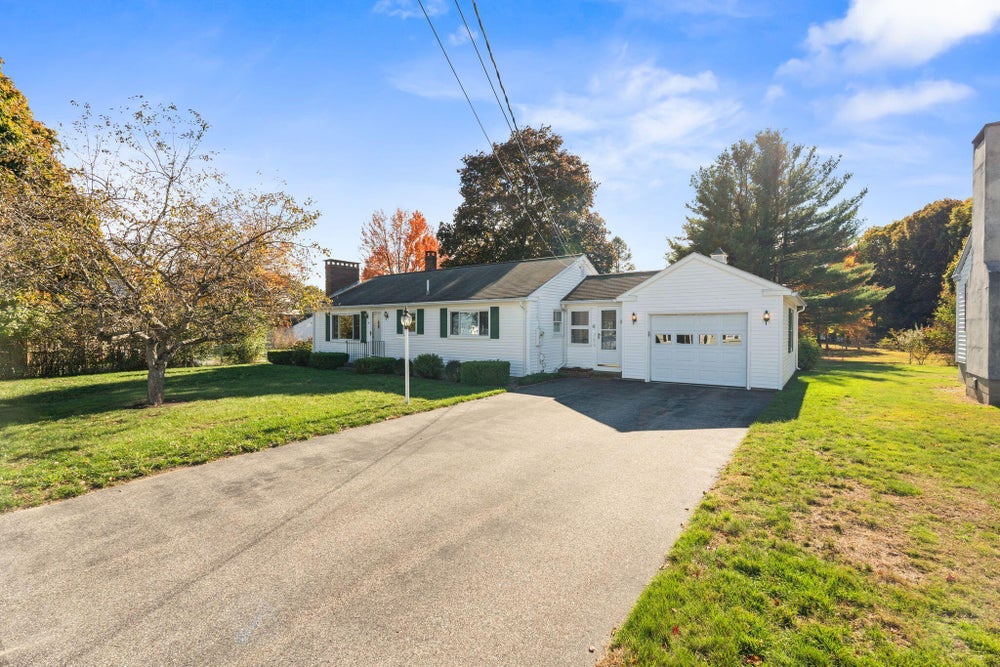 10 Bergeron Lane, Biddeford, ME 04005 - MLS# 1606973 - Coldwell Banker