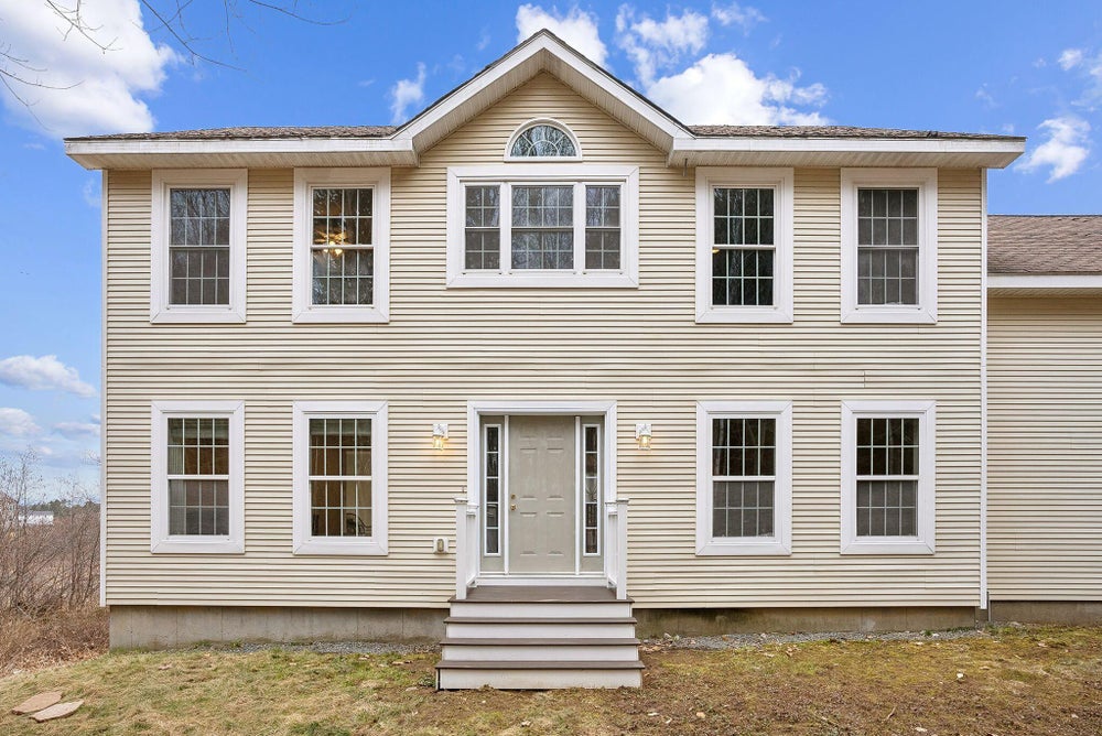 39 Farm View Drive, Windham, ME 04062 - MLS# 1618489 - Coldwell Banker