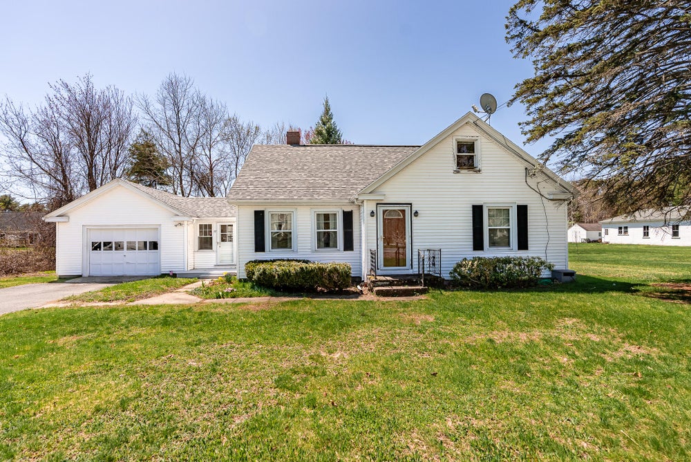 37 Shaker Road, Gray, ME 04039 - MLS# 1620889 - Coldwell Banker