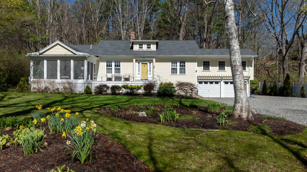 802 Shore Road, York, ME 03902 - MLS# 1621040 - Coldwell Banker