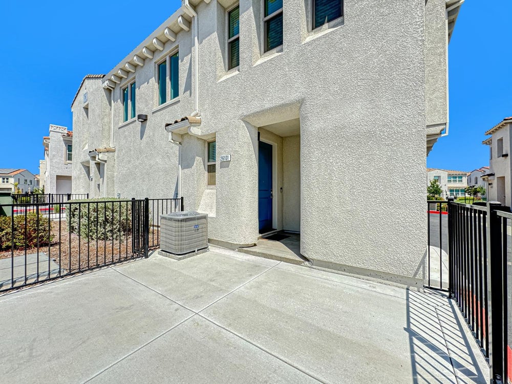 5301 E Commerce Way #26101, Sacramento, CA 95835 - MLS# 224094370 ...
