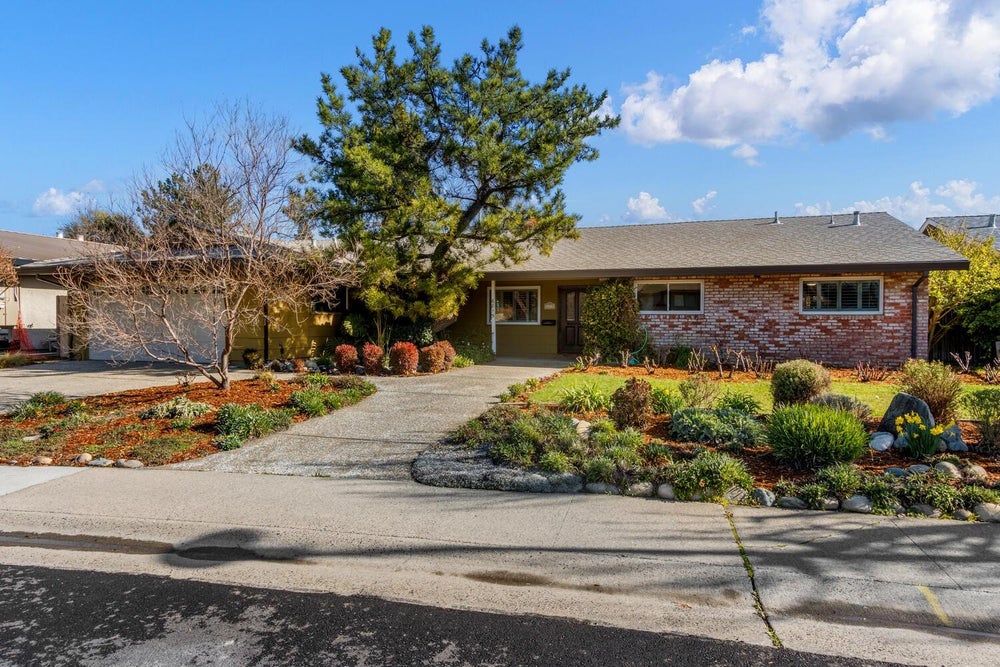 6815 Coachlite Way, Sacramento, CA 95831 - MLS# 225018107 - Coldwell Banker