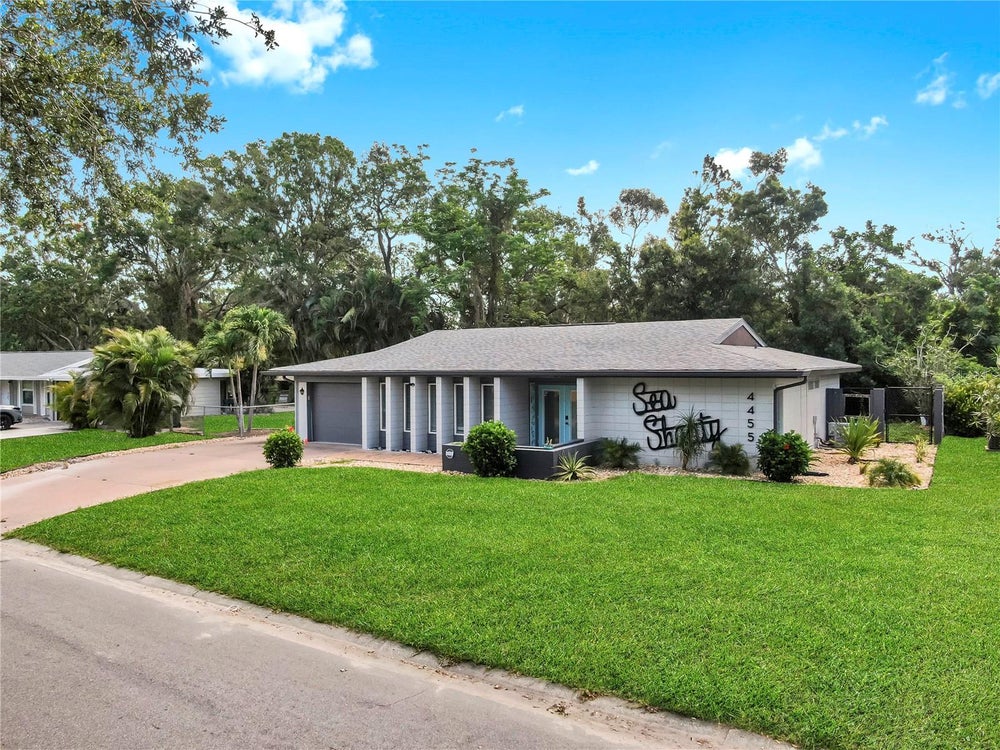 4455 Emerald Ridge Drive, Sarasota, FL 34233 - MLS# A4655732 - Coldwell ...