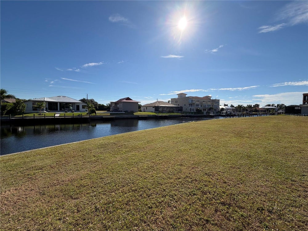 1324 Mediterranean Drive, Punta Gorda, FL 33950 - MLS# C7517219 ...
