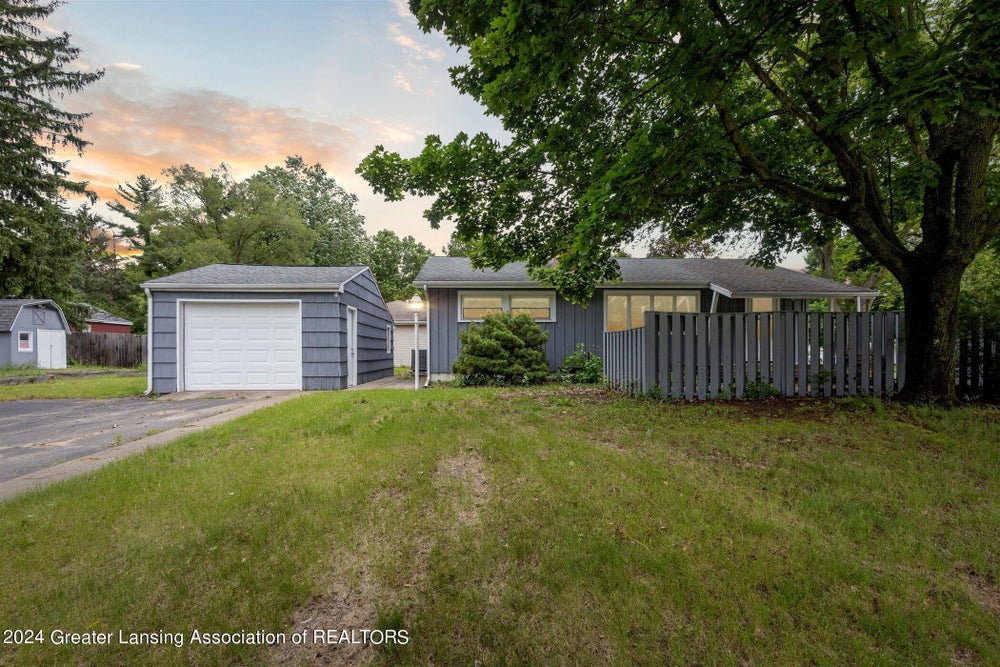 5494 Sherwood Drive, Jackson, MI 49201 - MLS# 280987 - Coldwell Banker