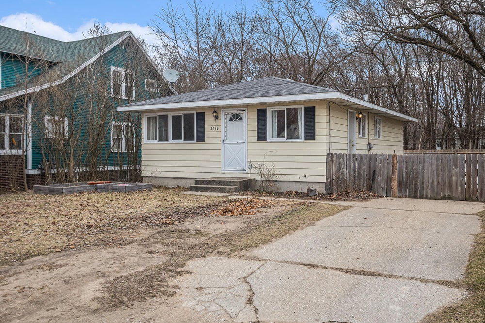 2638 Leboeuf Street, Norton Shores, MI 49441 - MLS# 24010712 - Coldwell ...