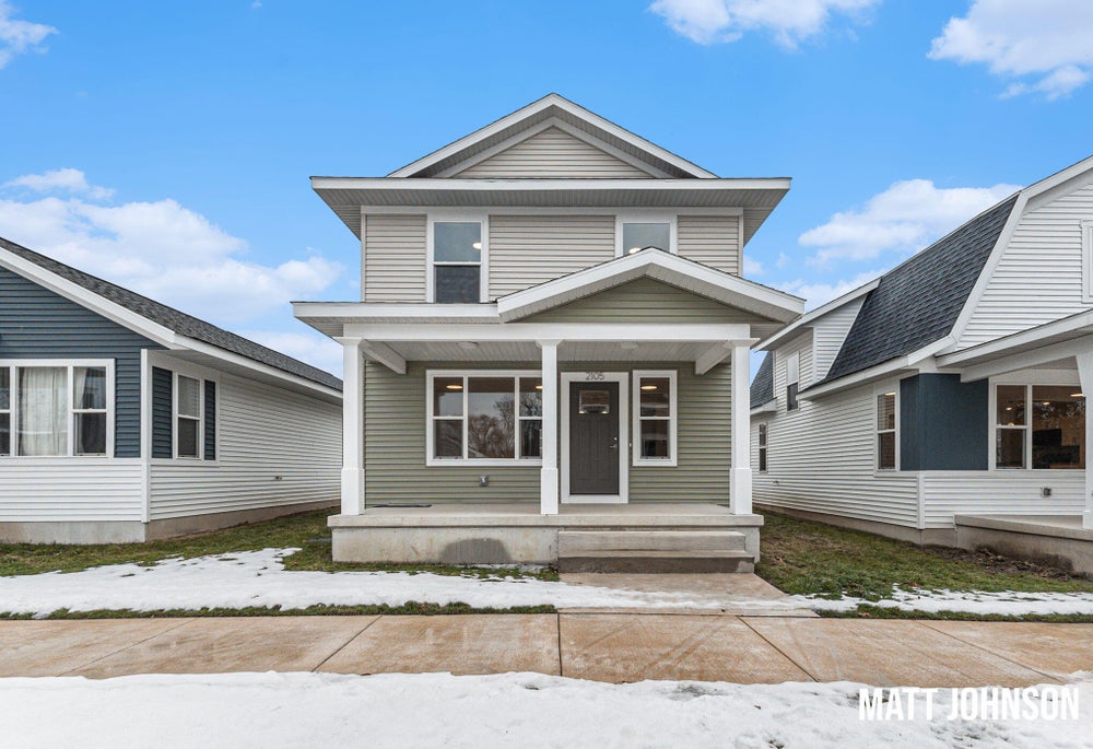 2105 Willard Avenue Se, Grand Rapids, MI 49507 - MLS# 25007780 ...