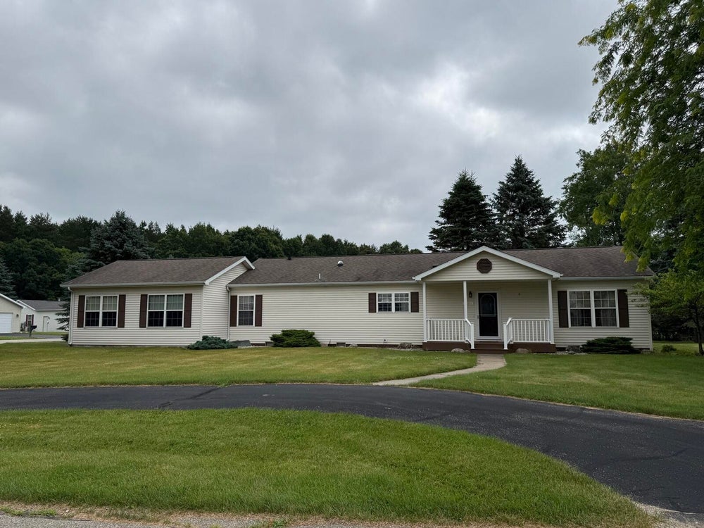 7826 Sunset Shores Drive #43, Canadian Lakes, MI 49346 - MLS# 25033213 ...