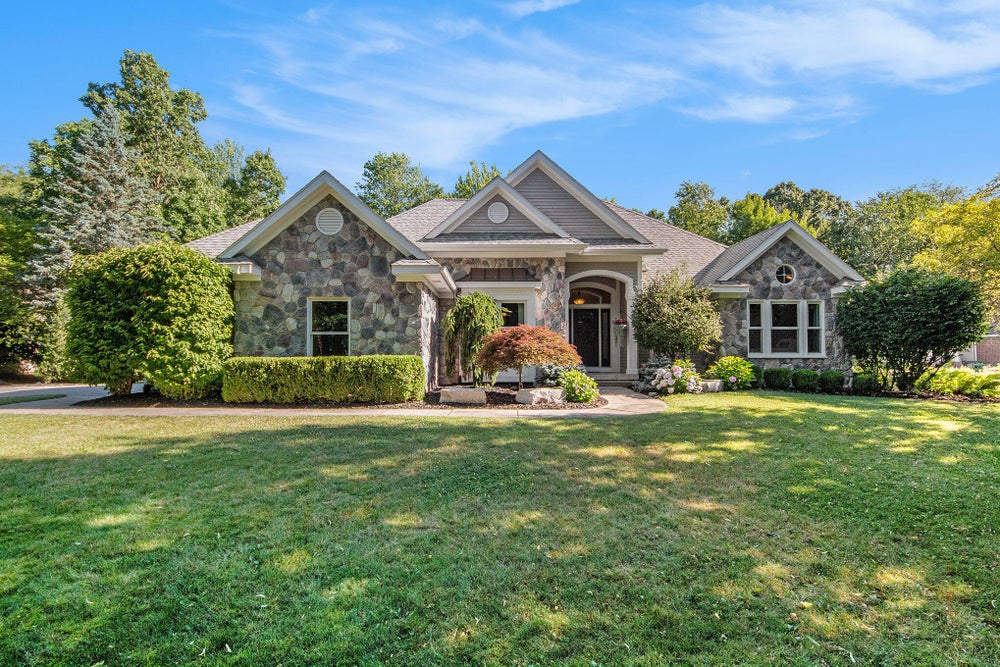 2561 Hunter Green Court Se, Grand Rapids, MI 49546 - MLS# 25035946 ...