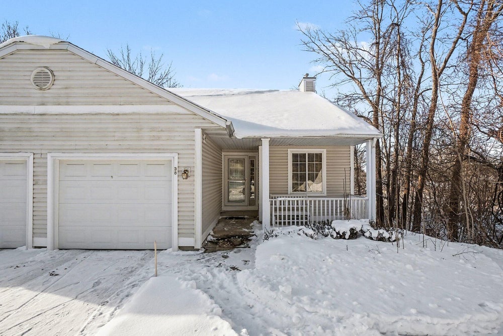 38 W Scotts Drive, Holland, MI 49424 - MLS# 26003820 - Coldwell Banker