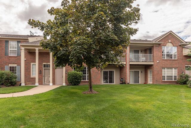 8106 Chesapeake Circle, Commerce, MI 48390 - MLS# 20250005040 ...