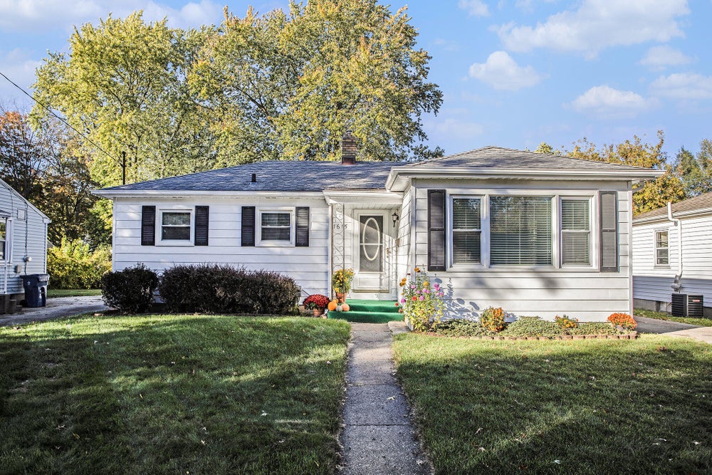 1615 Southern Avenue, Kalamazoo, MI 49001 - MLS# 65025056347 - Coldwell Banker