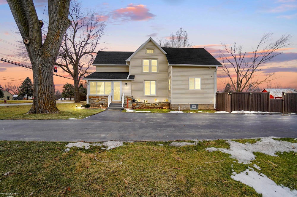 1721 Carleton Rockwood, Carleton, MI 48117 - MLS# 50165620 - Coldwell ...