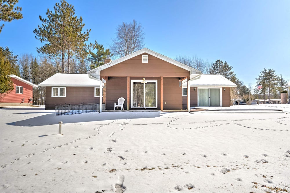 7630 W Riverview, Manistique, MI 49854 - MLS# 50169931 - Coldwell Banker