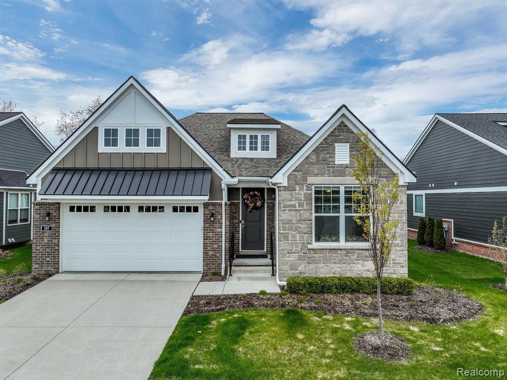 197 Weston, Rochester, MI - MLS# 60303115 - Coldwell Banker