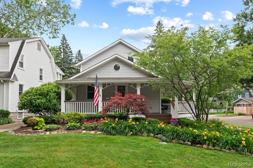 902 E 6th, Royal Oak, MI - MLS# 60916445 - Coldwell Banker
