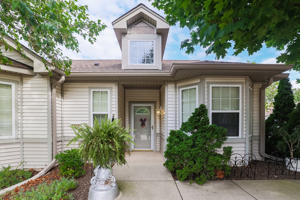 12242 Quail Ridge Drive, Huntley, IL 60142 - MLS# 11860425 - Coldwell ...