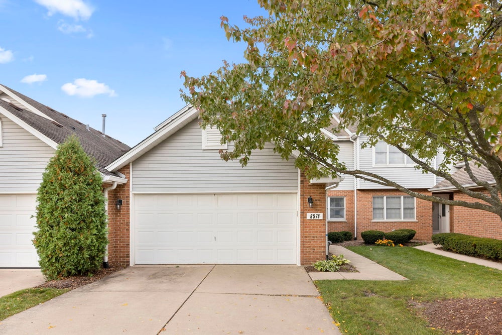 8574 Sandalwood Drive, Darien, IL 60561 - MLS# 11894266 - Coldwell Banker