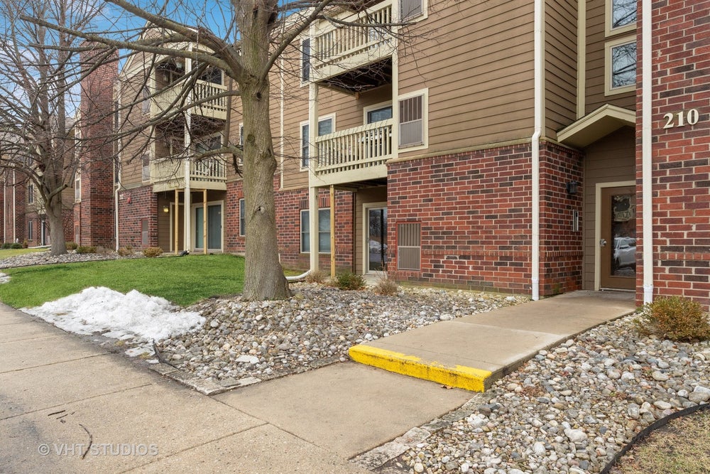 210 Glengarry Drive #112, Bloomingdale, IL 60108 - MLS# 11941093 ...