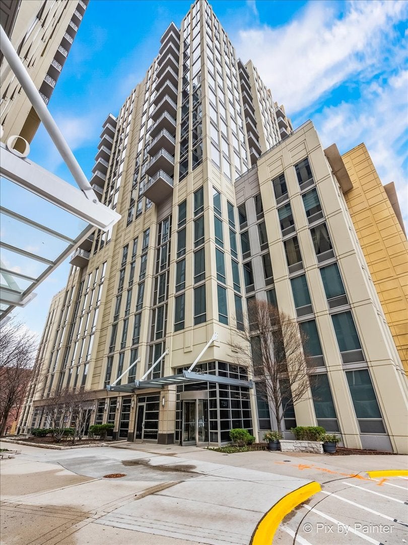 720 N Larrabee Street #1305, Chicago, IL 60654 - MLS# 11958536 ...